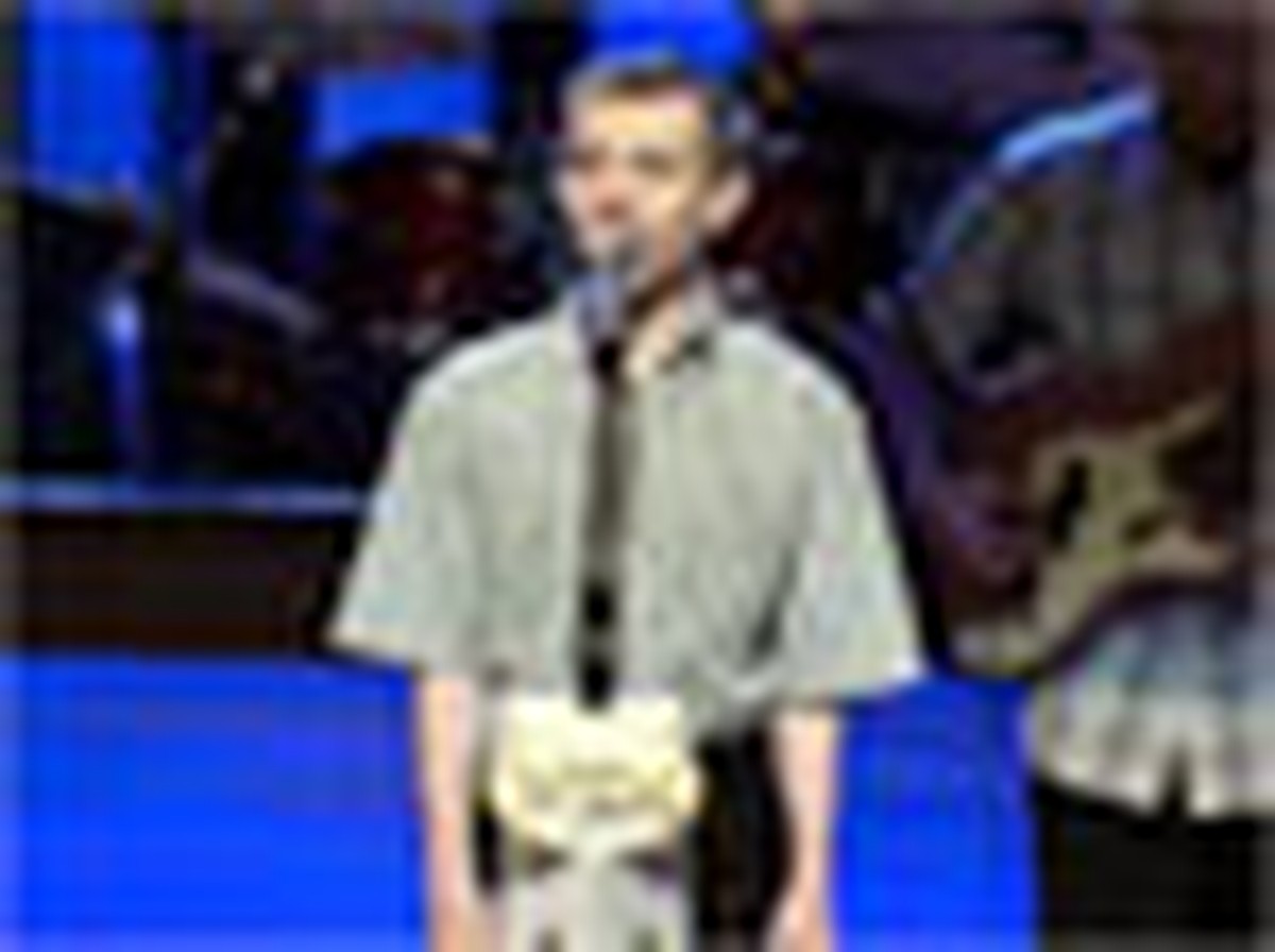 Country Music Star Performs a Touching Duet With an Autistic Boy. You ...