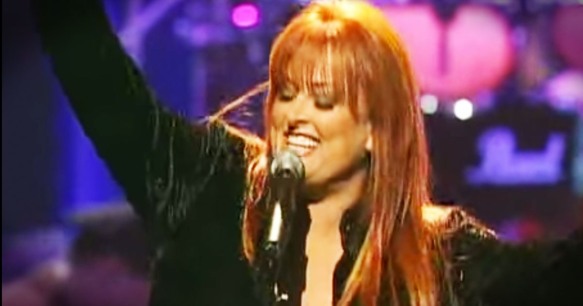 Wynonna Confesses Tough Times Thru Tears. Hearing Her Sing To Our Lord ...