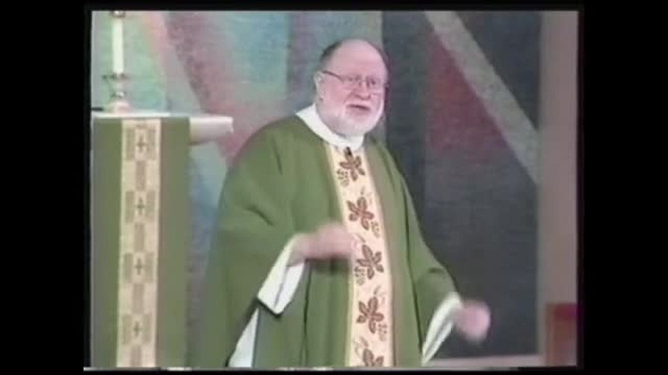 Catholic priest, 10 Commandments, homily | GodTube.com