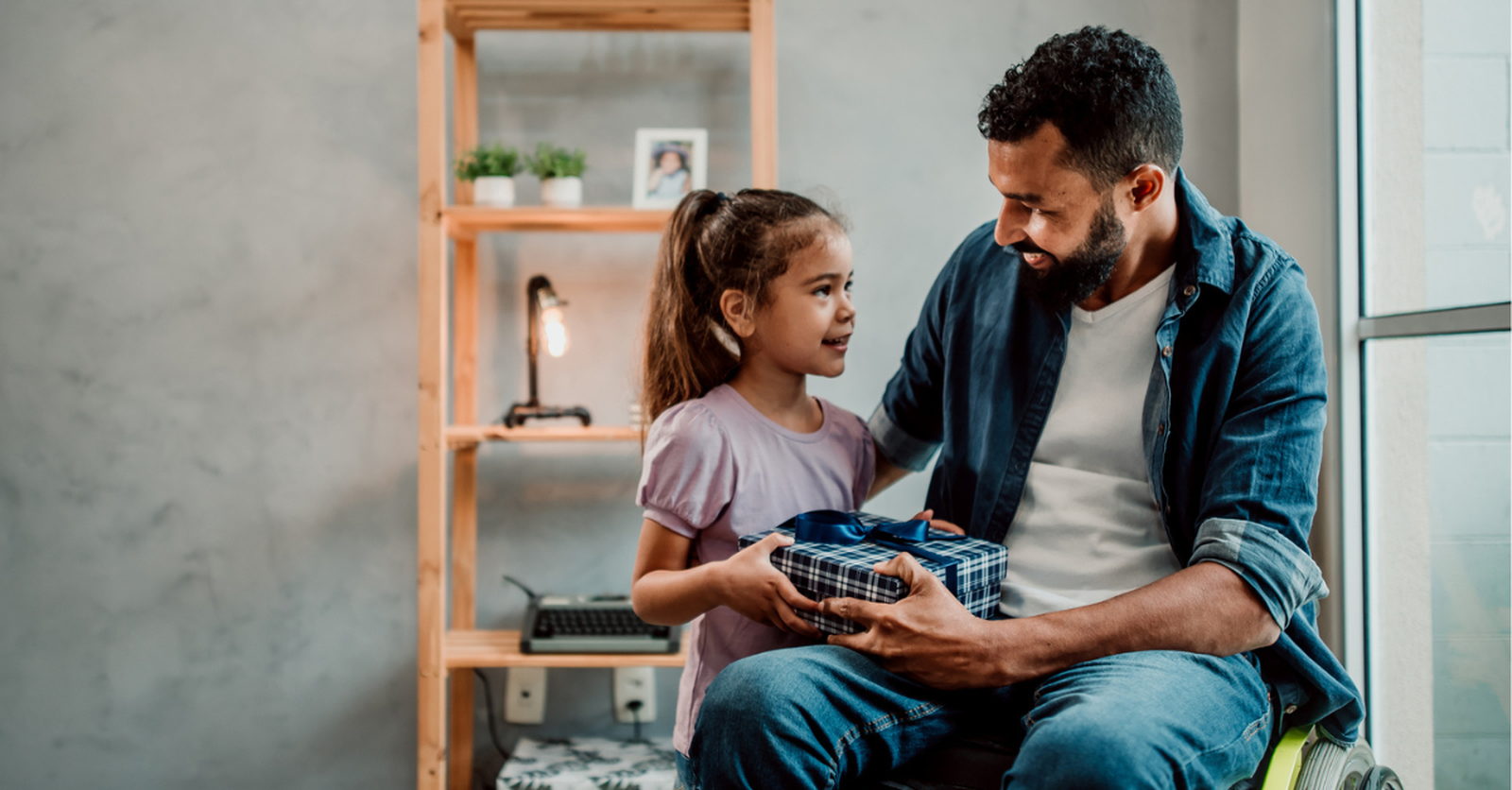 8 Powerful Ways a Christian Dad Is Meant to Reflect Father God ...
