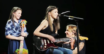 During a concert, Keith Urban spotted two sisters in the audience and ...