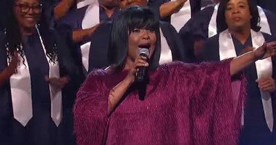 Gospel Singer Performs Live Rendition Of 'Joy To The World'