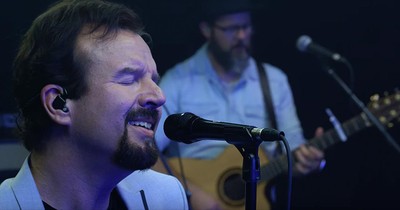 'Who Am I' Live Performance From Casting Crowns
