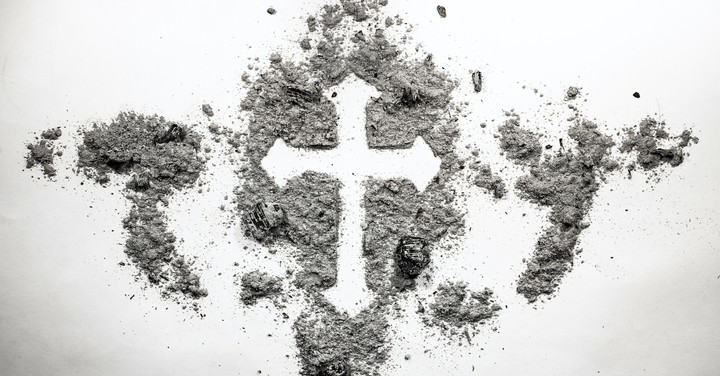 Psalm 147:16 - He spreads the snow like wool and scatters the fro ...