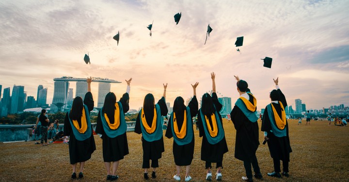 25 Best Graduation Bible Verses & Scriptures for 2026 Graduates | Bible ...