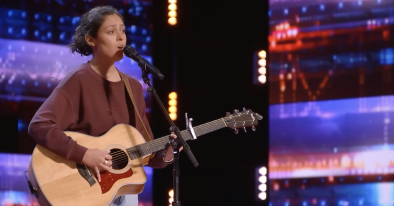 Singer With Speech Impediment Leaves Crowd Inspired Christian Music Video
