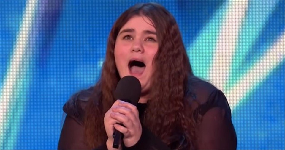 Nervous Opera Singer Ends Up Stunning The Crowd With ‘Ave Maria ...