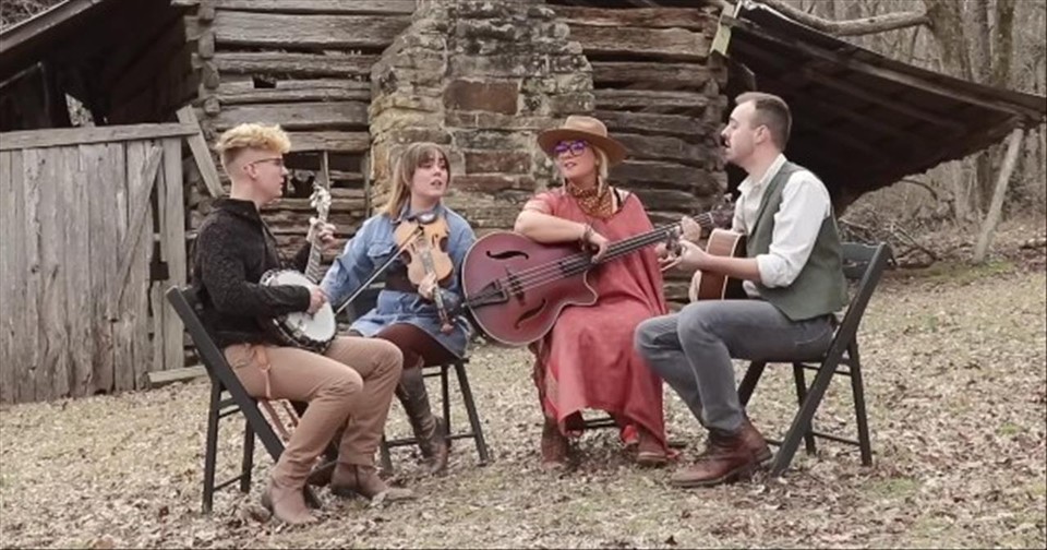 Southern Raised Bluegrass Performs Unique Cover Of 'Jolene' | GodTube.com