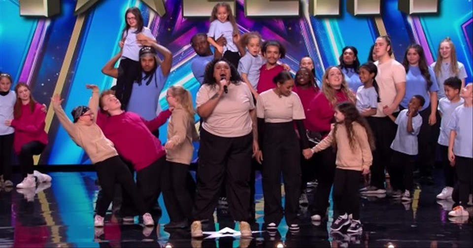 Judge Alesha Cries After Inspiring Golden Buzzer Act Celebrates Our ...