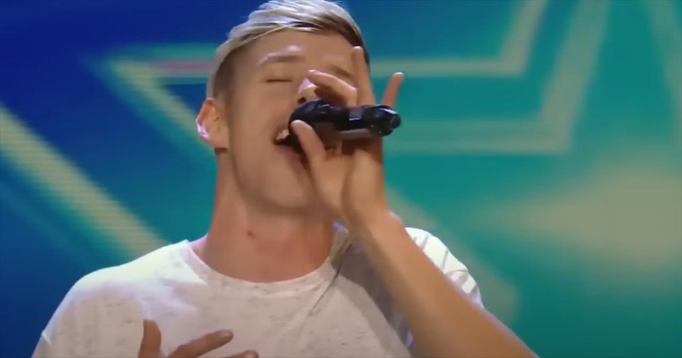 Singer Earns Standing Ovation for Breathtaking Audition | GodTube.com