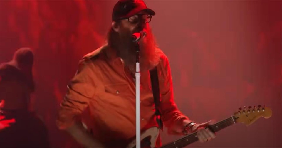 Crowder Electrifying Live ‘Grave Robber’ Performance | GodTube.com