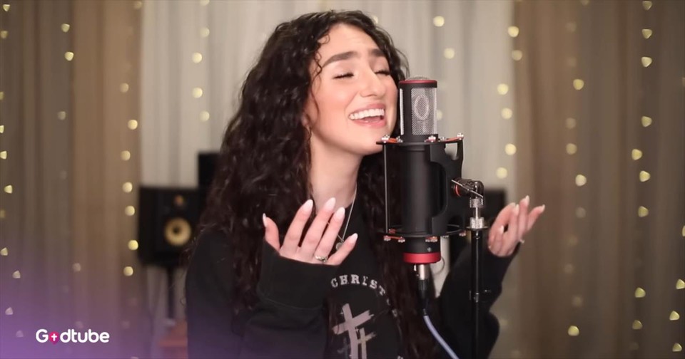 Genavieve Linkowski Stunning Cover of Phil Wickham’s ‘Battle Belongs ...