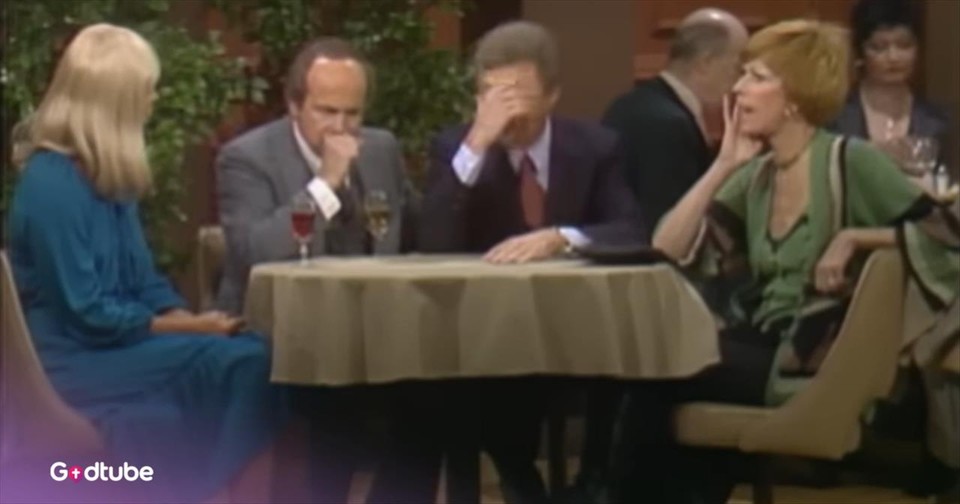 Couples Go All-In on Guessing Games in Hilarious Carol Burnett Show ...
