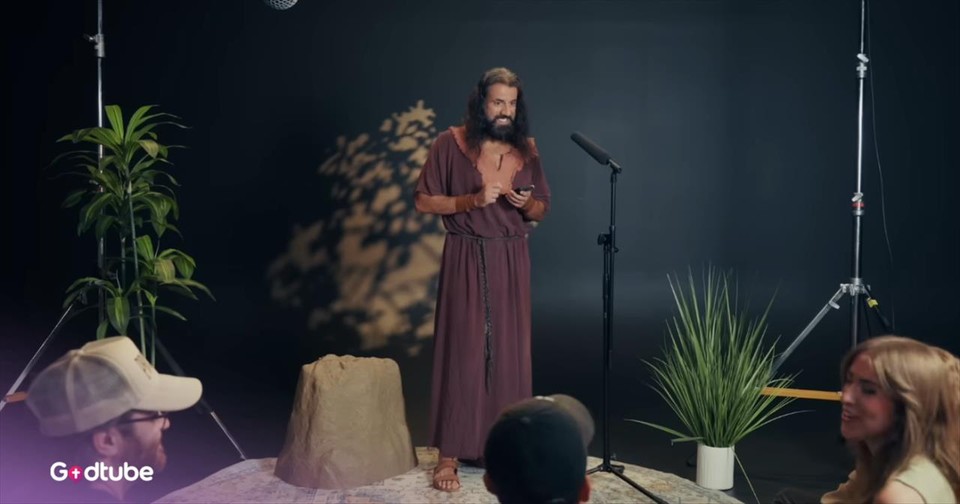 Moses's Stand-Up Comedy Debut Is Full of Laughs and Plenty of Eye Rolls ...