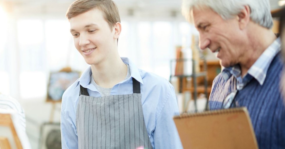 10 Ways to Be an Elder Youth Want to Follow