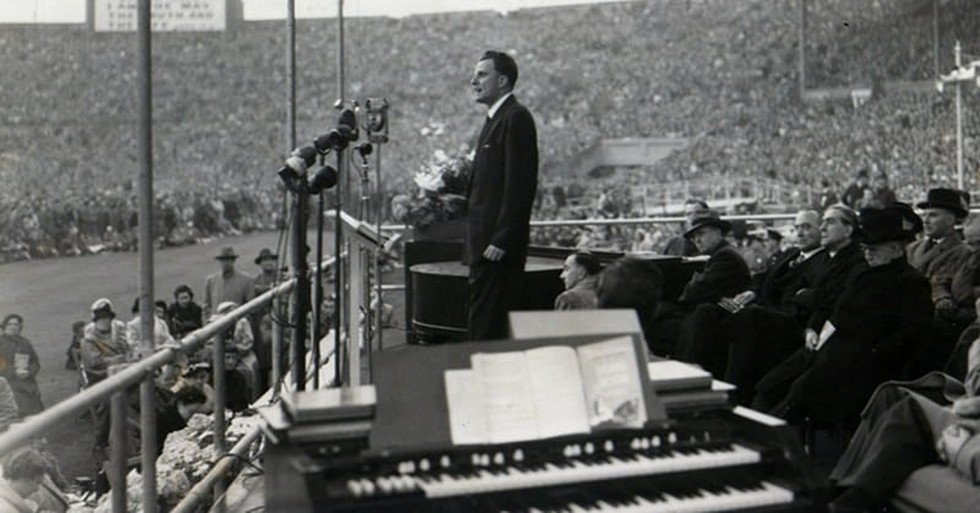Billy Graham the Author: Here are 13 of His Best Books